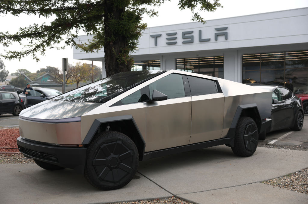 Tesla Cybertruck Update Will Let Drivers 'Summon' Their Vehicle Over ...