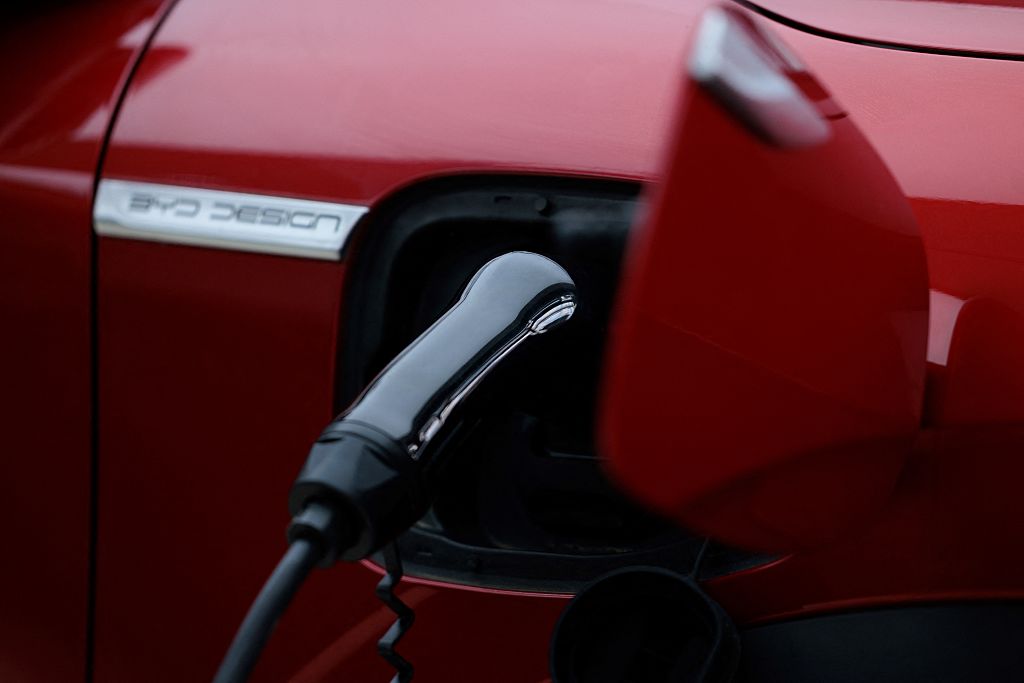 BYD Plans To Install 3,000 Ultrafast EV Chargers Across Europe in New ...
